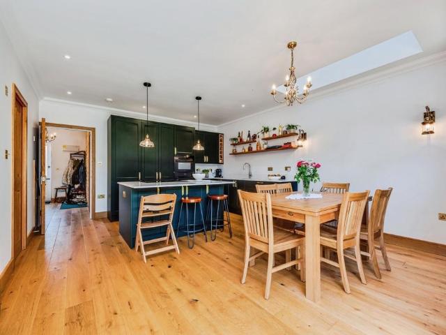 4 bedroom terraced house for sale