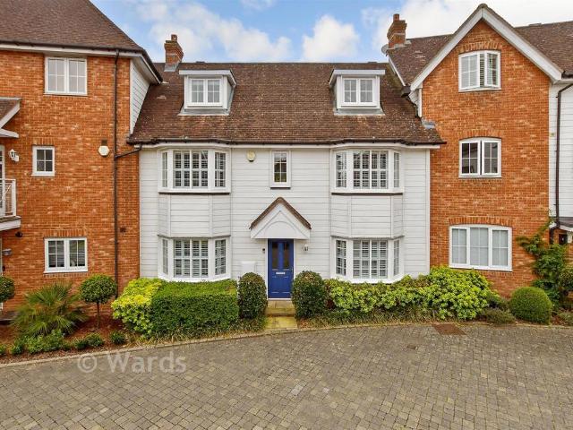 4 bedroom terraced house for sale