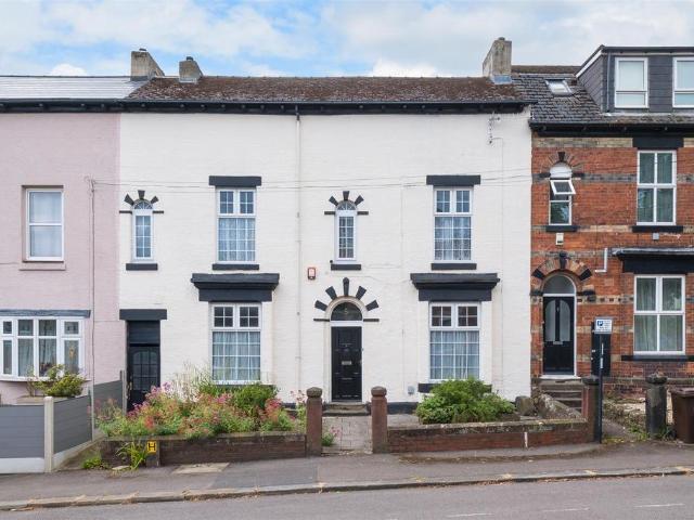 4 bedroom terraced house for sale