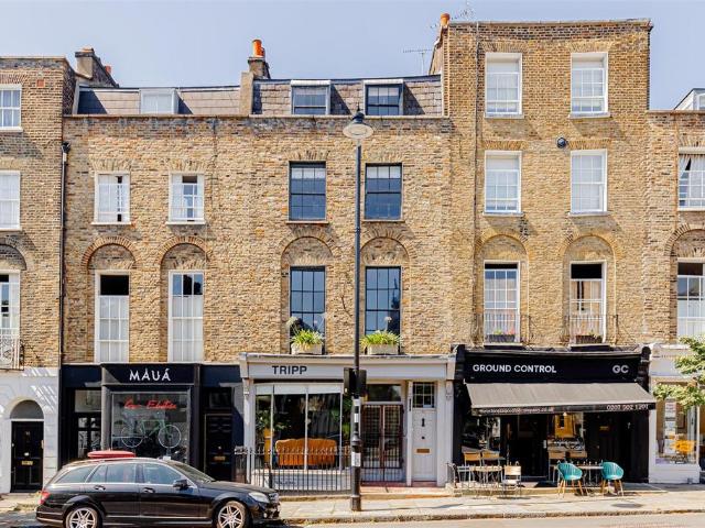 4 bedroom terraced house for sale