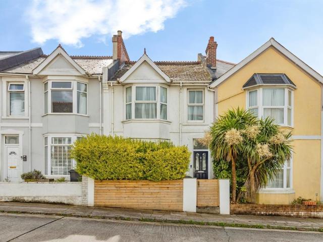 4 bedroom terraced house for sale