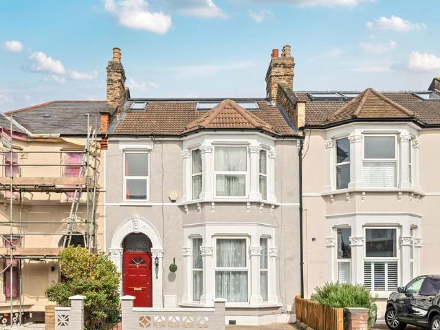 4 bedroom terraced house for sale