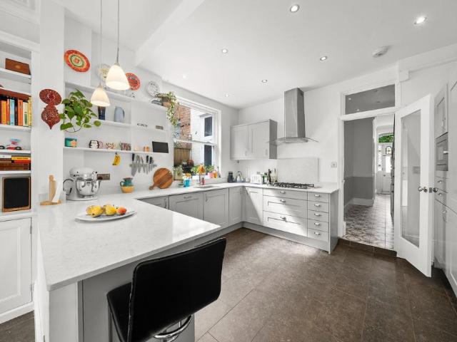 4 bedroom terraced house for sale