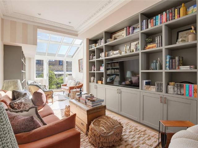 4 bedroom terraced house for sale