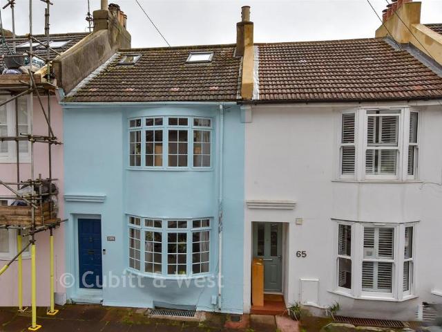4 bedroom terraced house for sale