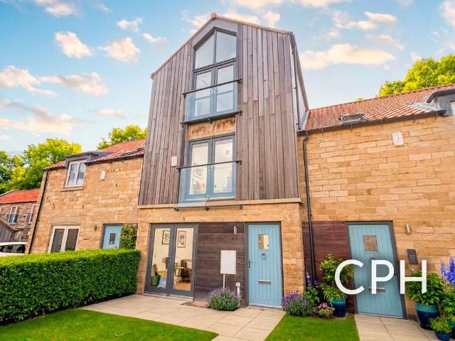 4 bedroom terraced house for sale