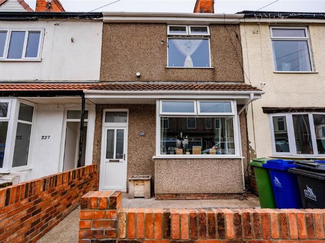 4 bedroom terraced house for sale