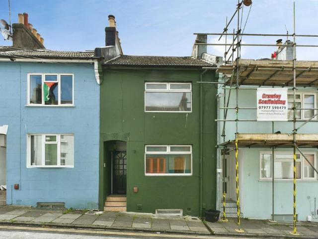 4 bedroom terraced house for sale