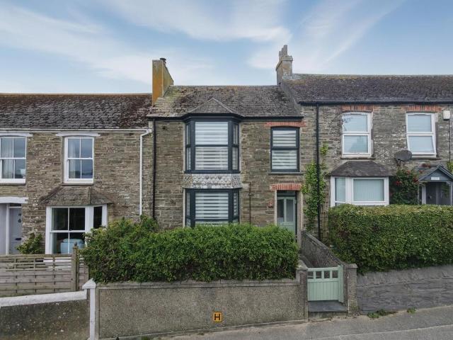 4 bedroom terraced house for sale