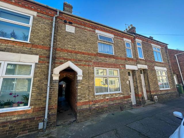 4 bedroom terraced house for sale