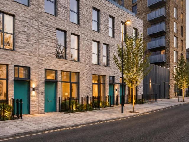 4 bedroom terraced house for sale