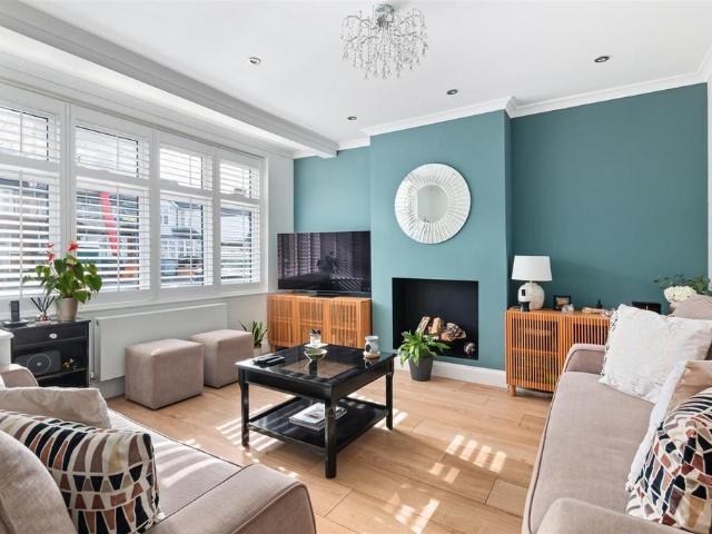 4 bedroom terraced house for sale