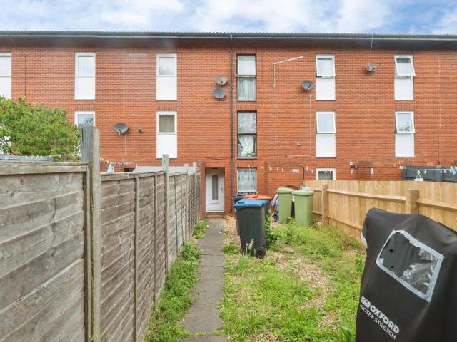 4 bedroom terraced house for sale