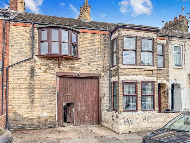 4 bedroom terraced house for sale