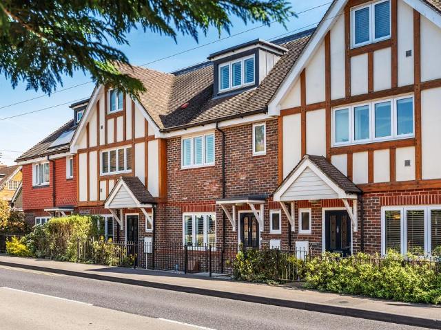 4 bedroom terraced house for sale