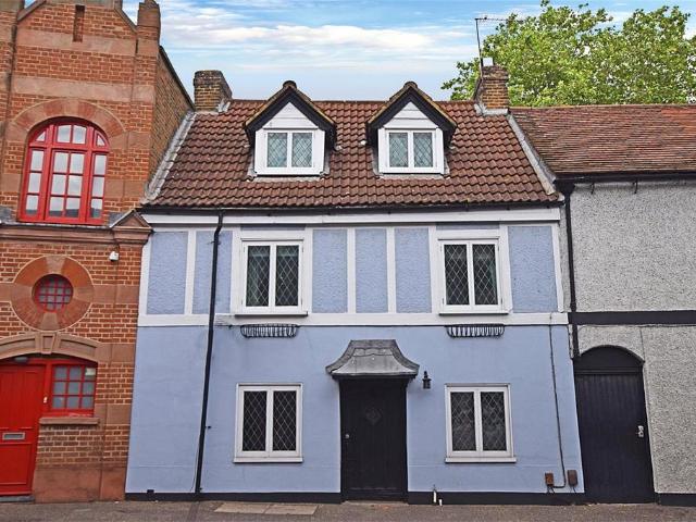 4 bedroom terraced house for sale