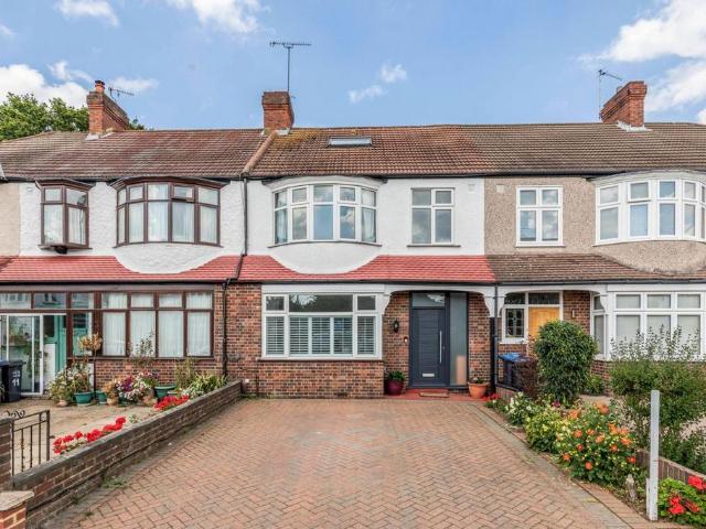 4 bedroom terraced house for sale