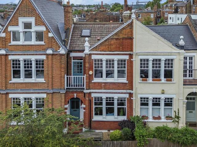 4 bedroom terraced house for sale