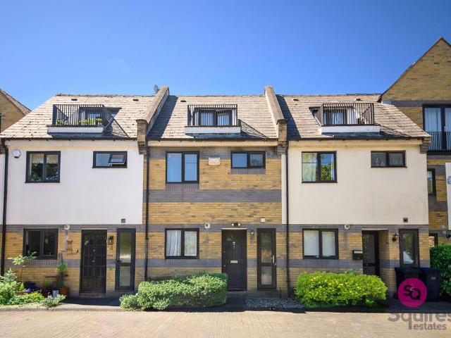 4 bedroom terraced house for sale