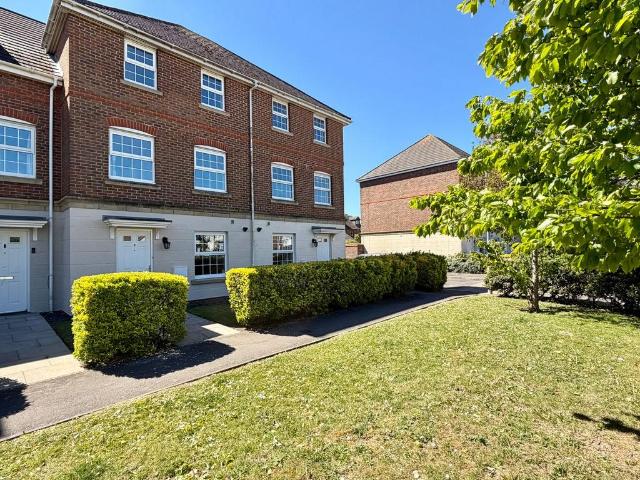 4 bedroom terraced house for sale
