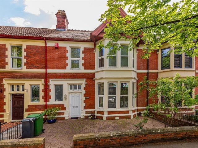 4 bedroom terraced house for sale