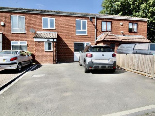 4 bedroom terraced house for sale
