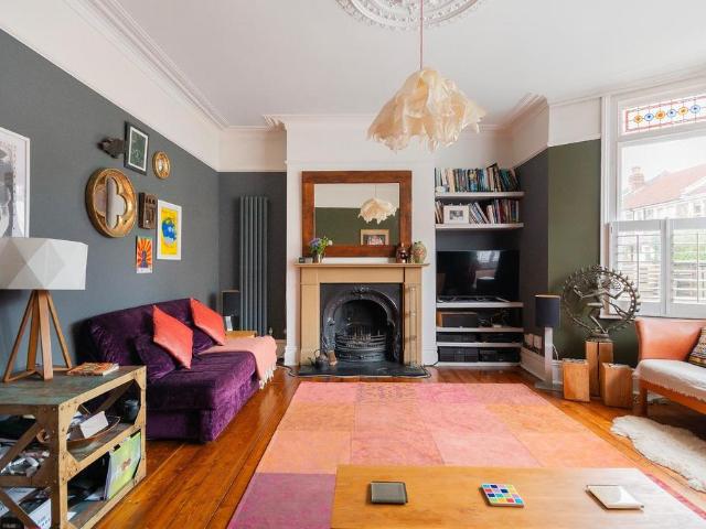 4 bedroom terraced house for sale