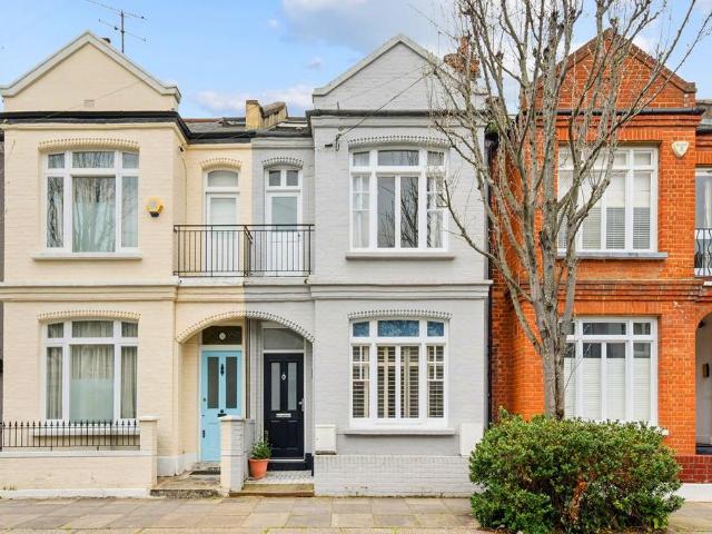 4 bedroom terraced house for sale