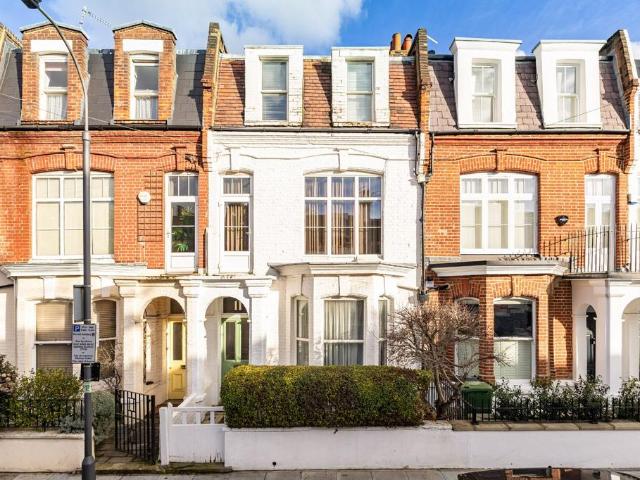4 bedroom terraced house for sale