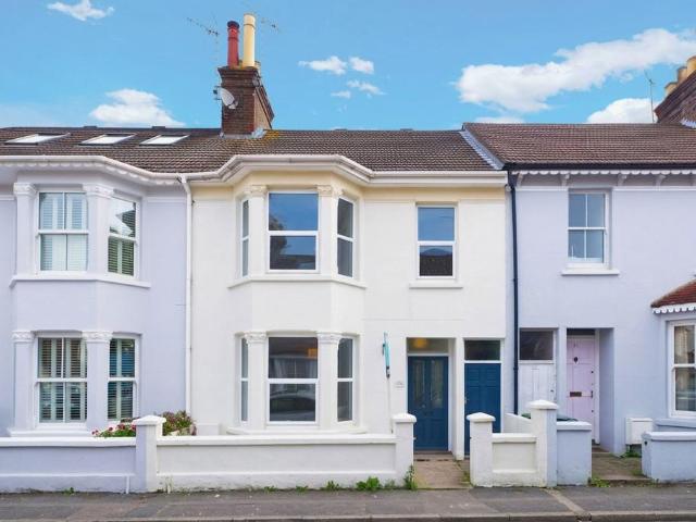 4 bedroom terraced house for sale