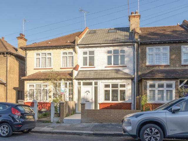 4 bedroom terraced house for sale