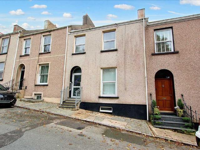 4 bedroom terraced house for sale