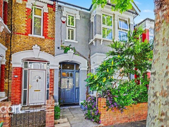 4 bedroom terraced house for sale