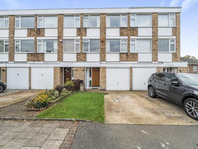 4 bedroom terraced house for sale