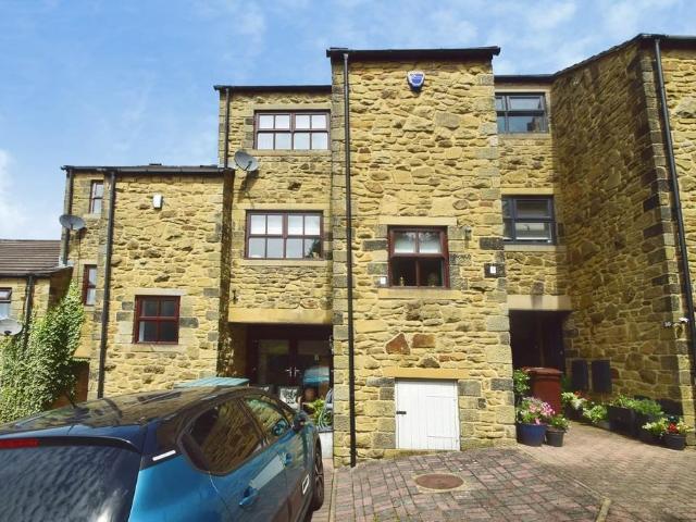 4 bedroom terraced house for sale