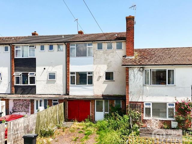 4 bedroom terraced house for sale