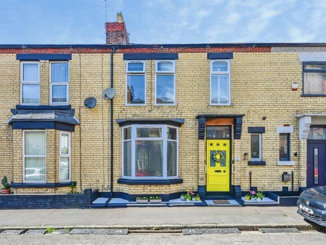 4 bedroom terraced house for sale