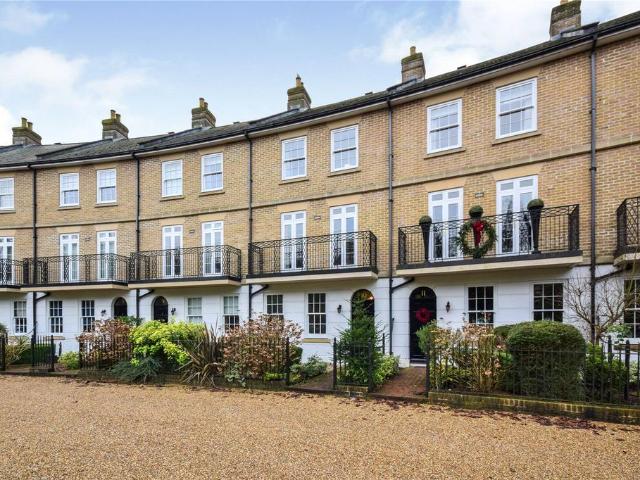 4 bedroom terraced house for sale