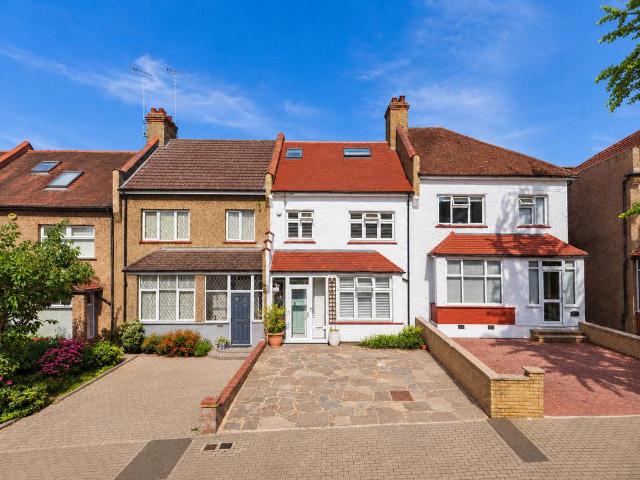 4 bedroom terraced house for sale