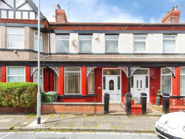4 bedroom terraced house for sale