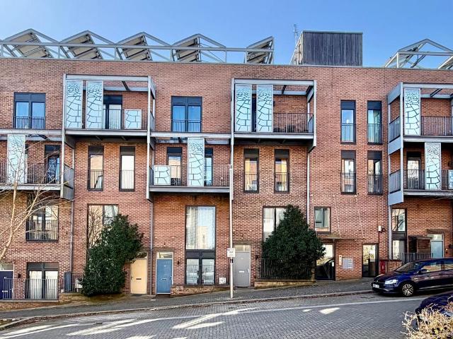 4 bedroom terraced house for sale