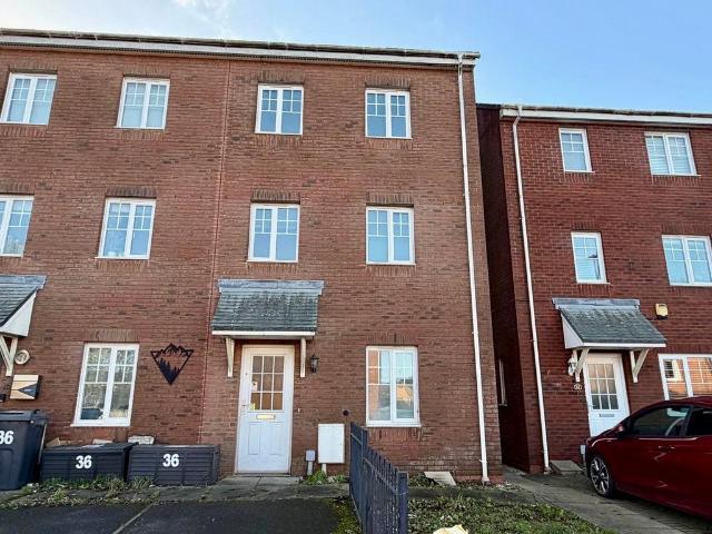 4 bedroom terraced house for sale