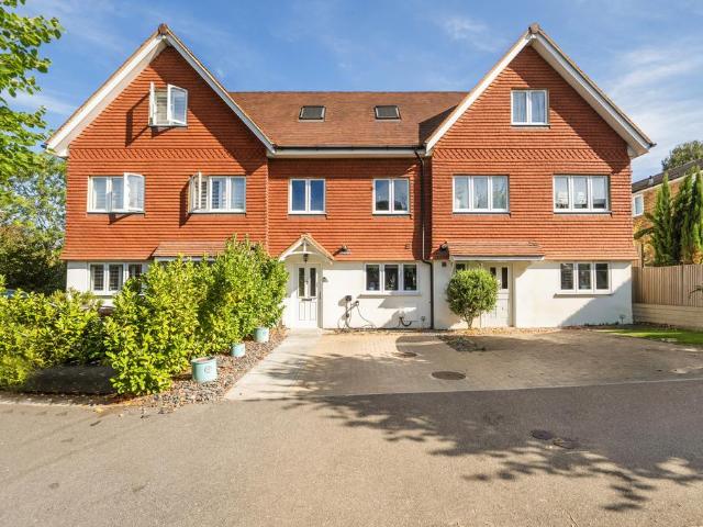 4 bedroom terraced house for sale