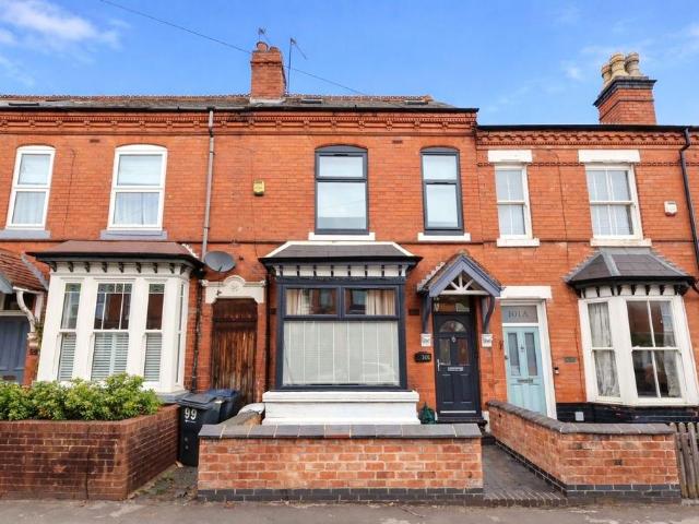 4 bedroom terraced house for sale