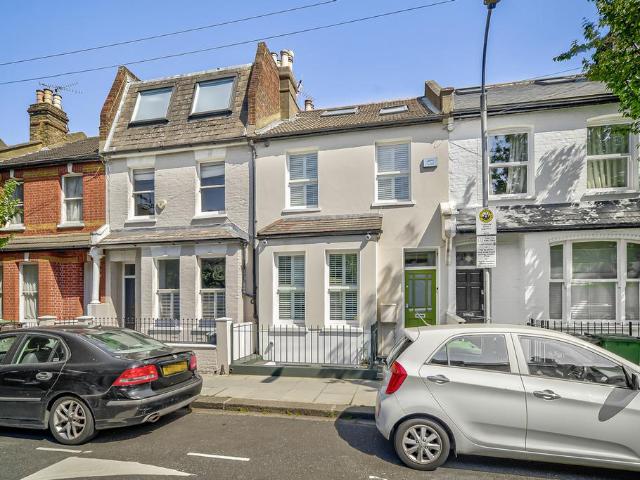 4 bedroom terraced house for sale