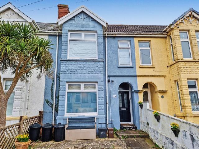 4 bedroom terraced house for sale