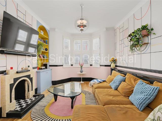 4 bedroom terraced house for sale