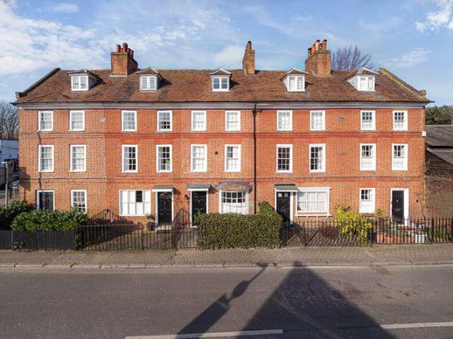 4 bedroom terraced house for sale