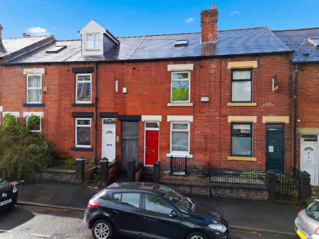 4 bedroom terraced house for sale