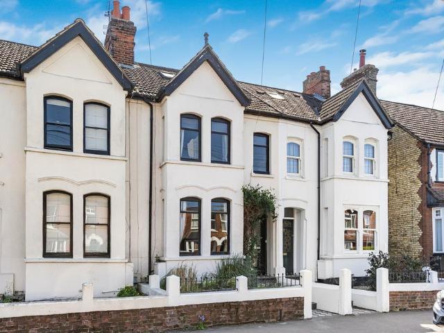 4 bedroom terraced house for sale